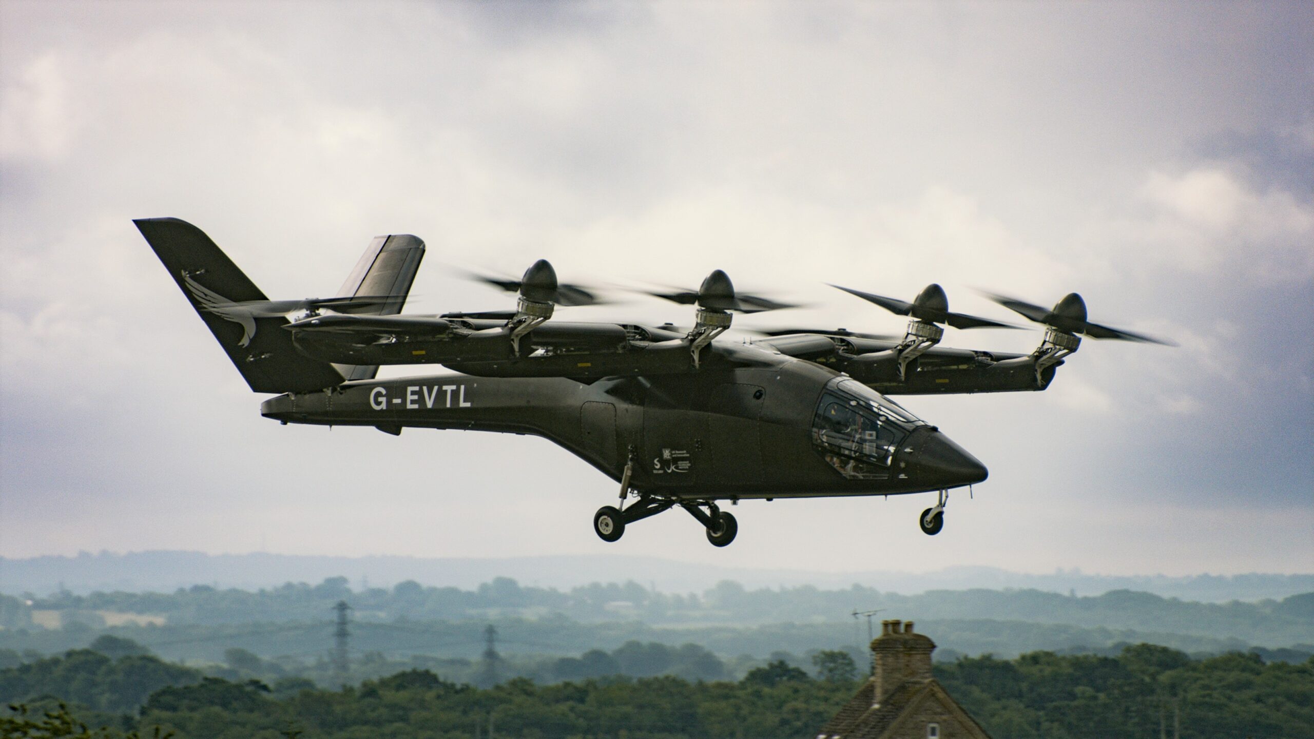 Vertical’s VX4 flying taxi takes to the UK skies for the first time ...