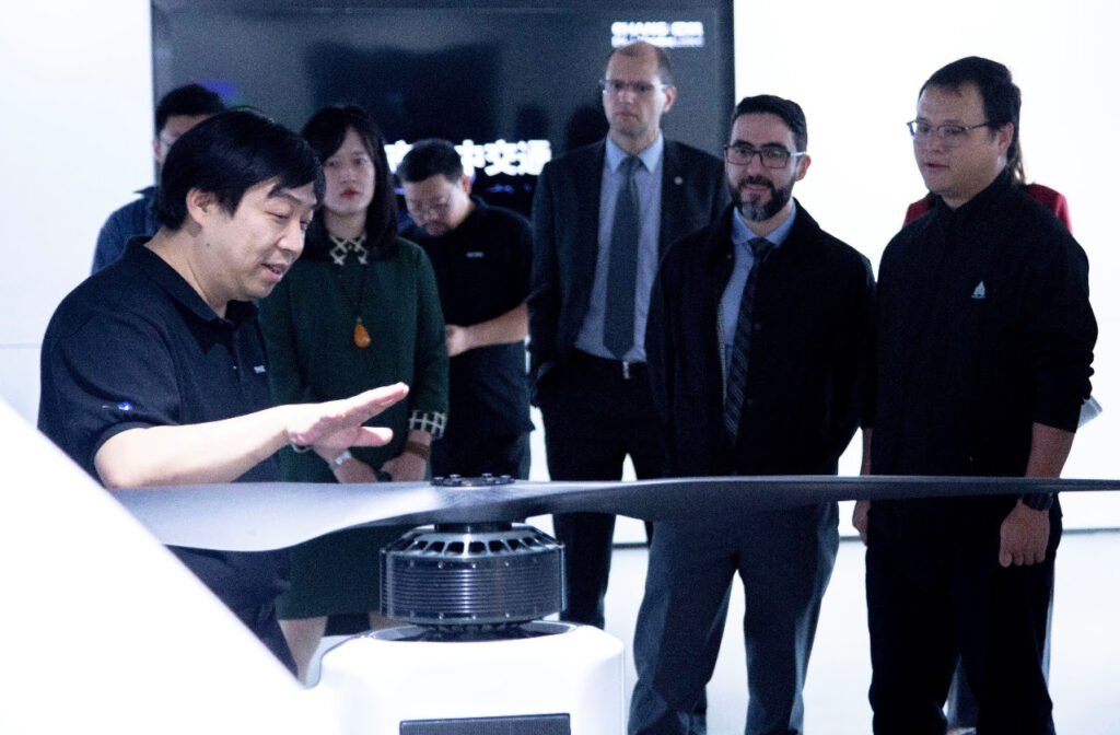 EHang’s EH216‑S Pilotless eVTOL aircraft secures Obtains Experimental ...